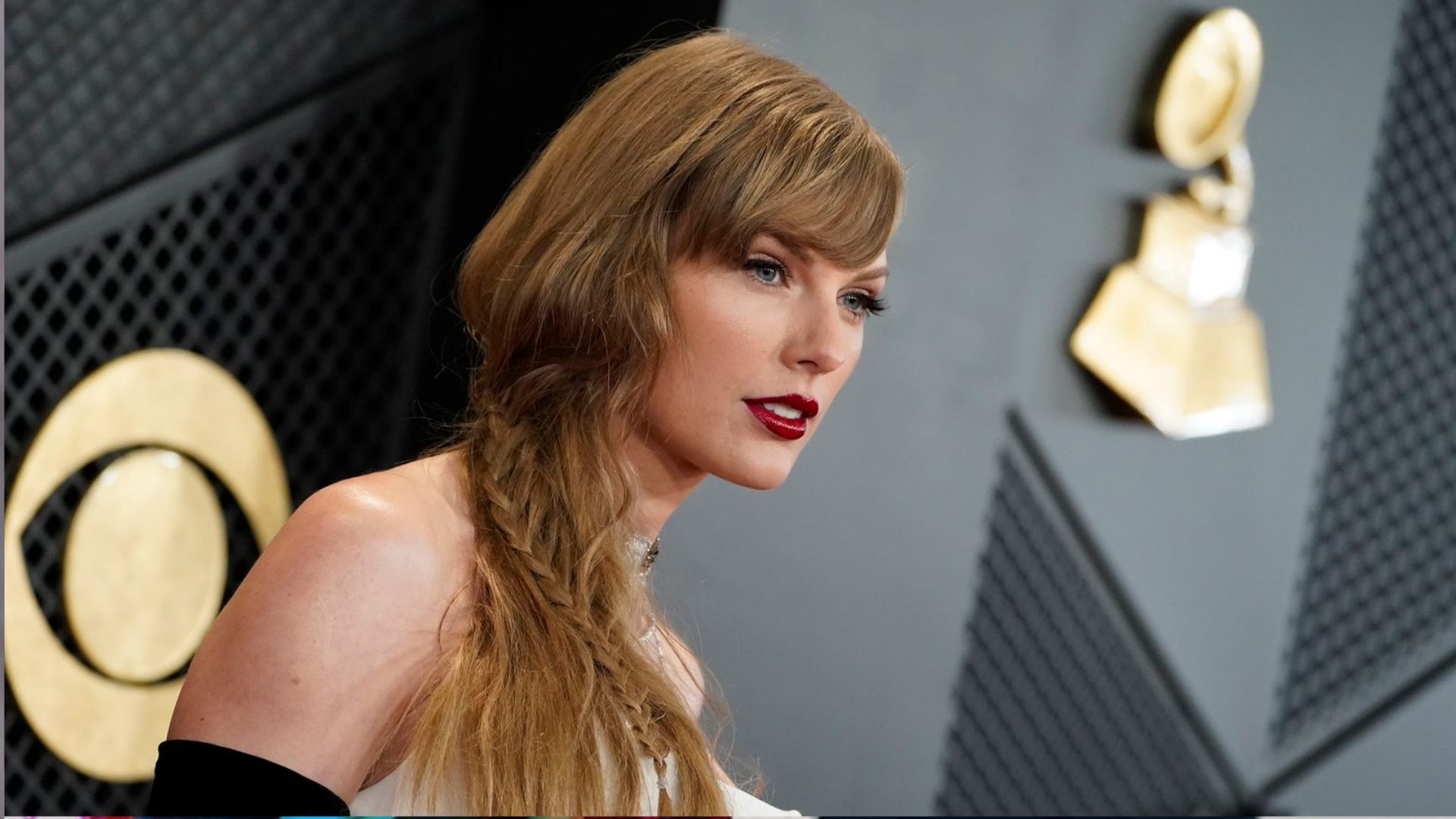 Taylor Swift officially declared a billionaire - with a new record ...
