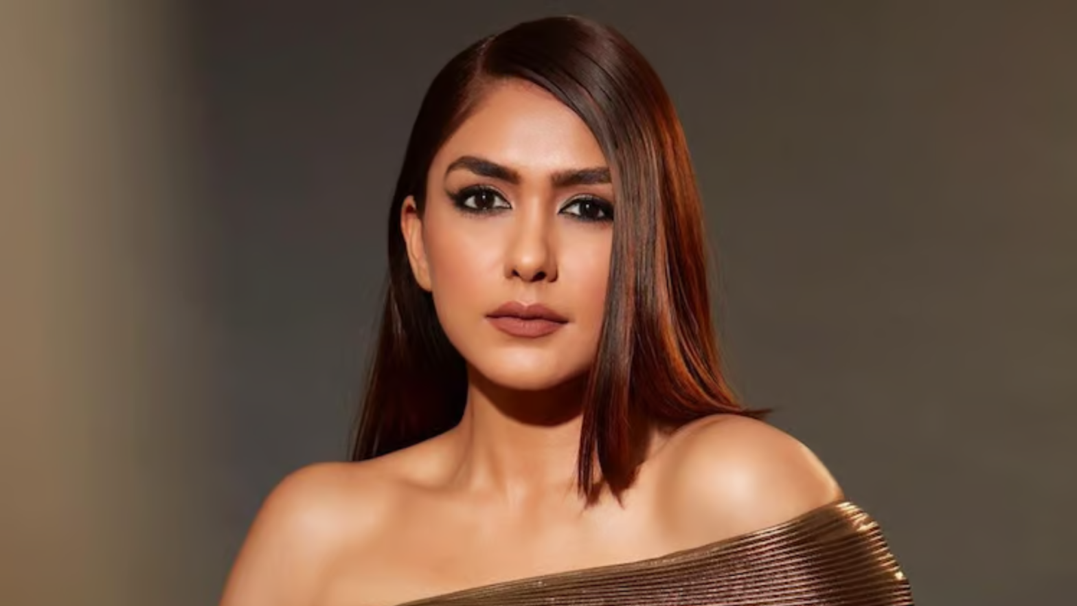 Mrunal Thakur claps back at trolls: “WHY DO WE NEED KARDASHIANS TO SET ...