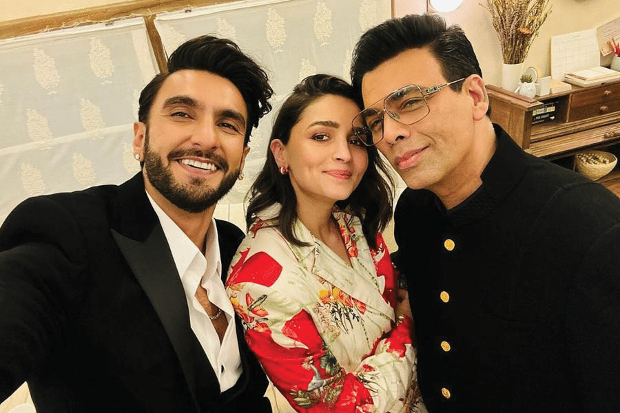 Kangana Ranaut 7 Years After Their Feud Started Karan Johar Reacts To