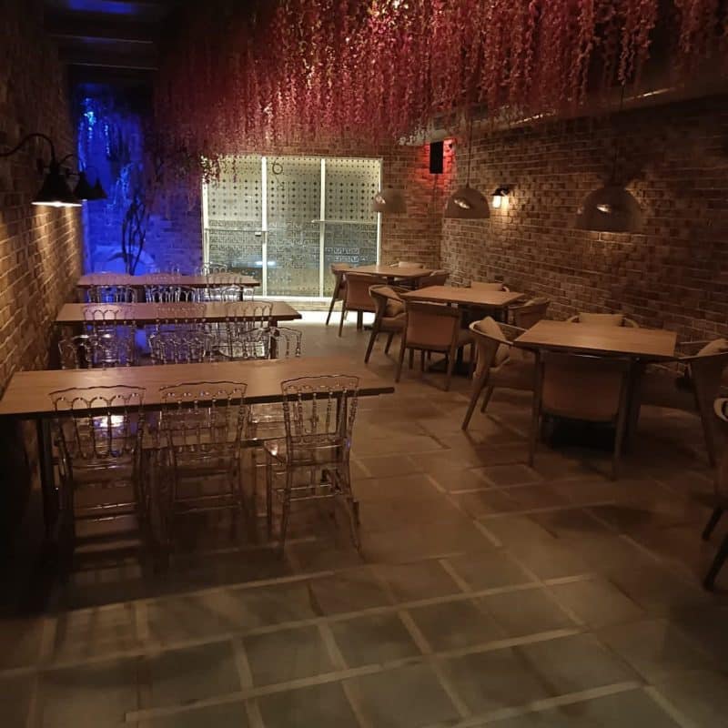 Pink Bellini: Cocktails and chic decor? Yes please!