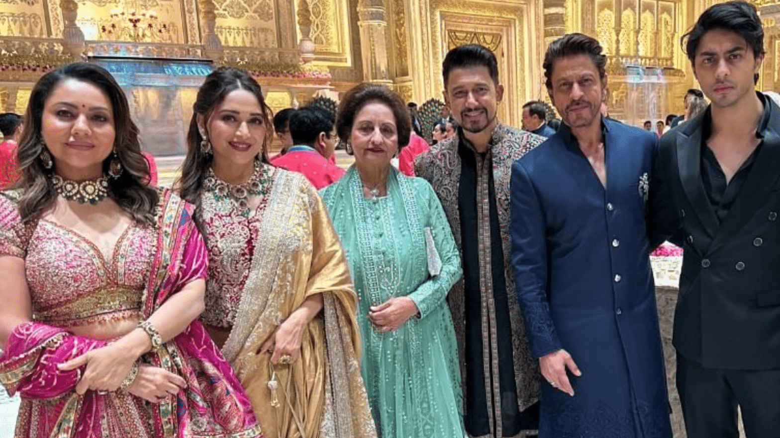 Madhuri Dixit poses with SRK, Aish in priceless UNSEEN pics from Anant ...