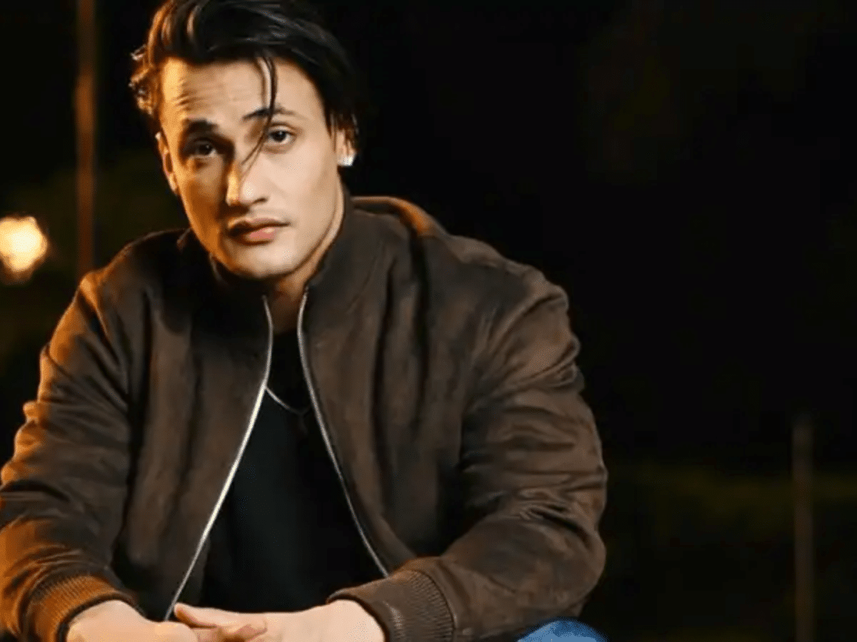 KKK14: Viral clips show Asim Riaz getting arrogant with co-contestants