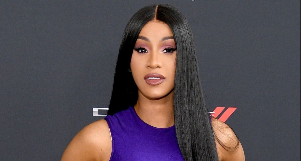 Rapper Cardi B gets into a a heated argument & lashes out at a local ...