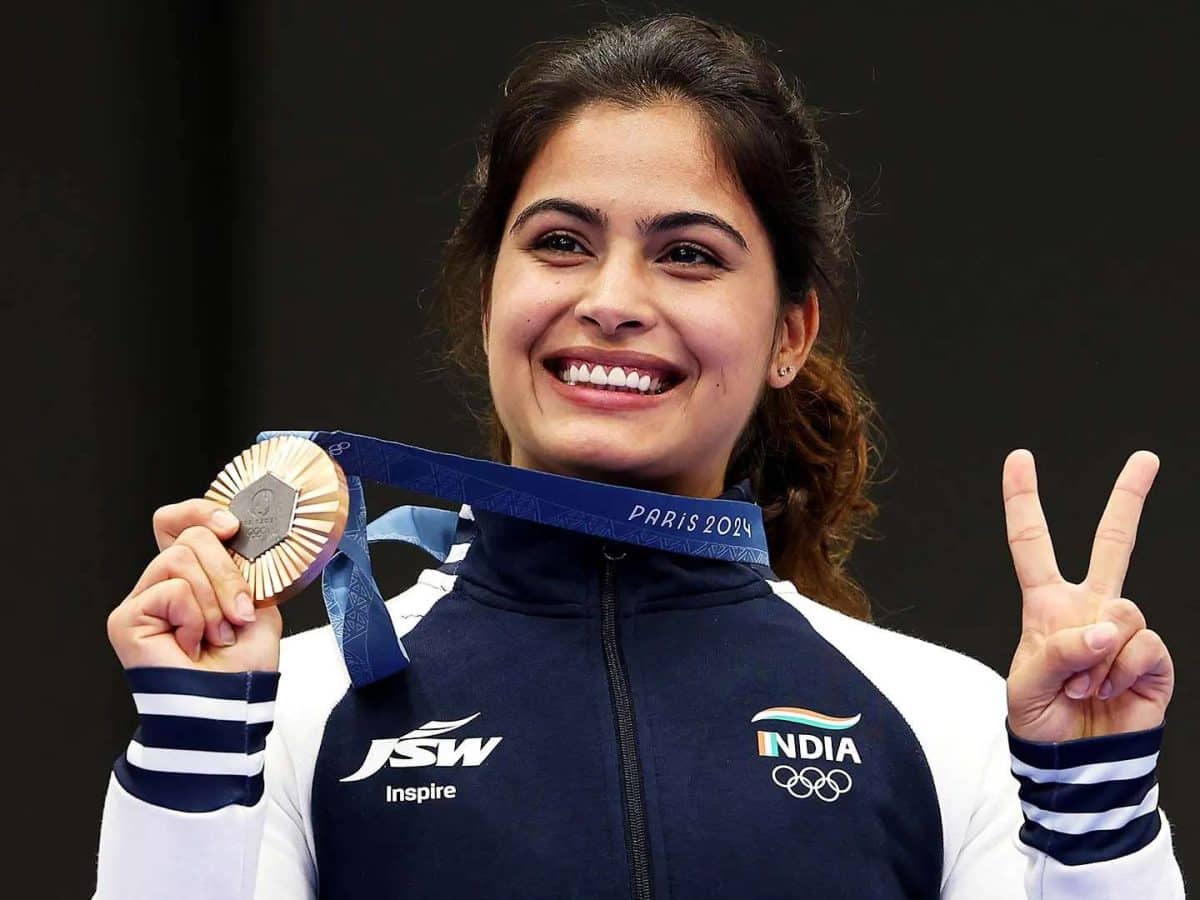 Kaun Banega Crorepati 16: Olympic medalist Manu Bhaker stuns Amitabh ... Kaun Banega Crorepati 16: Olympic medalist Manu Bhaker stuns Amitabh ...
