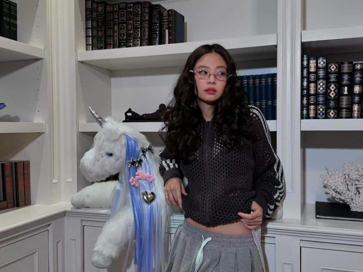 BLACKPINK's Jennie to make a solo comeback this October, signs a deal ...