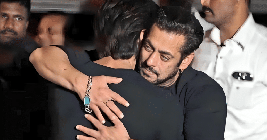 Shah Rukh Khan-Salman Khan reunion hug took 12 hours to capture, reveals celebrity paparazzo ...
