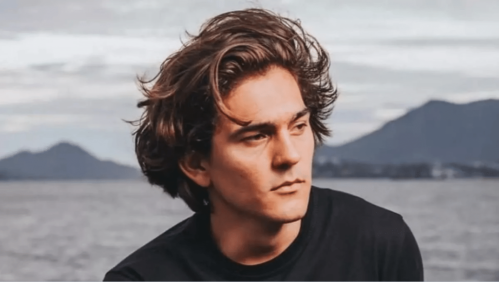 James Hollcroft's Sudden Demise: Como dice el dicho star found dead ...