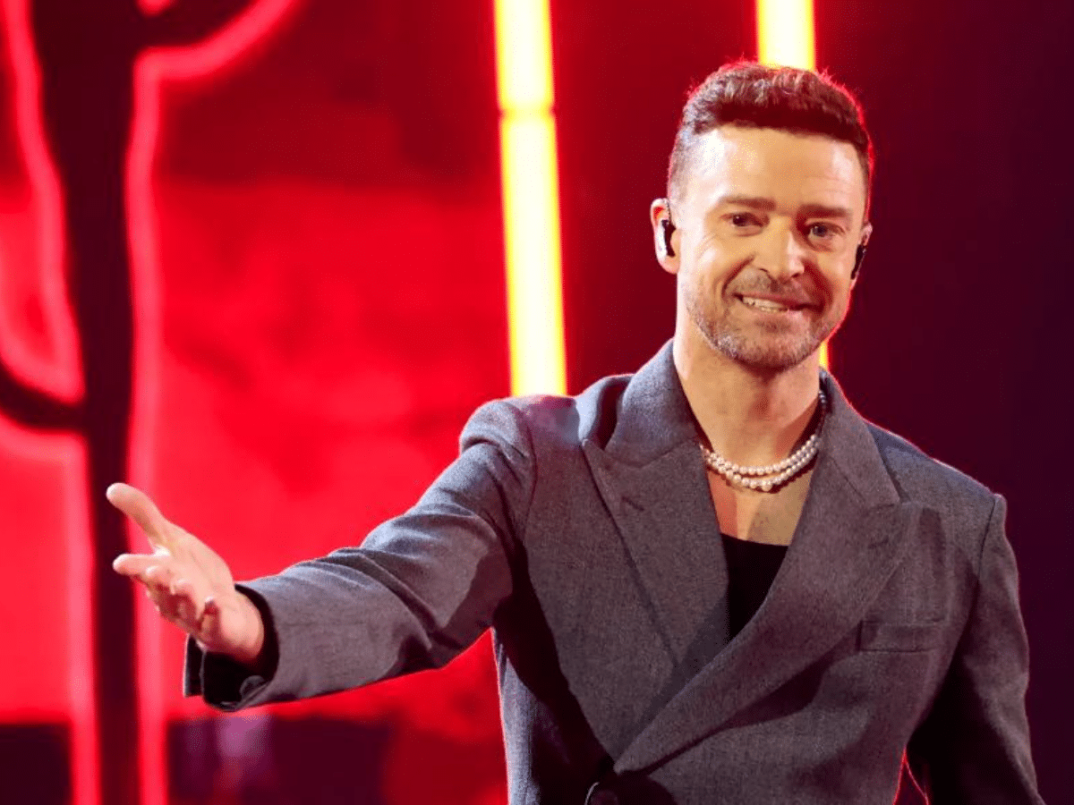 Justin Timberlake's fan crosses every boundary, uses her divorce money ...