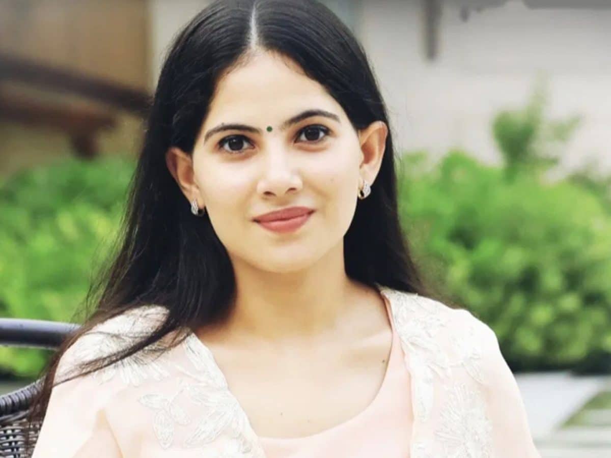 Meet 'Pookie' Baba Aniruddhacharya- Internet’s hottest sensation with a ...