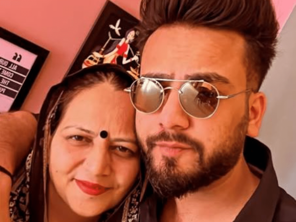 Elvish Yadav threatens to slap YouTubers Gautami Kawale & Abhyudaya ...