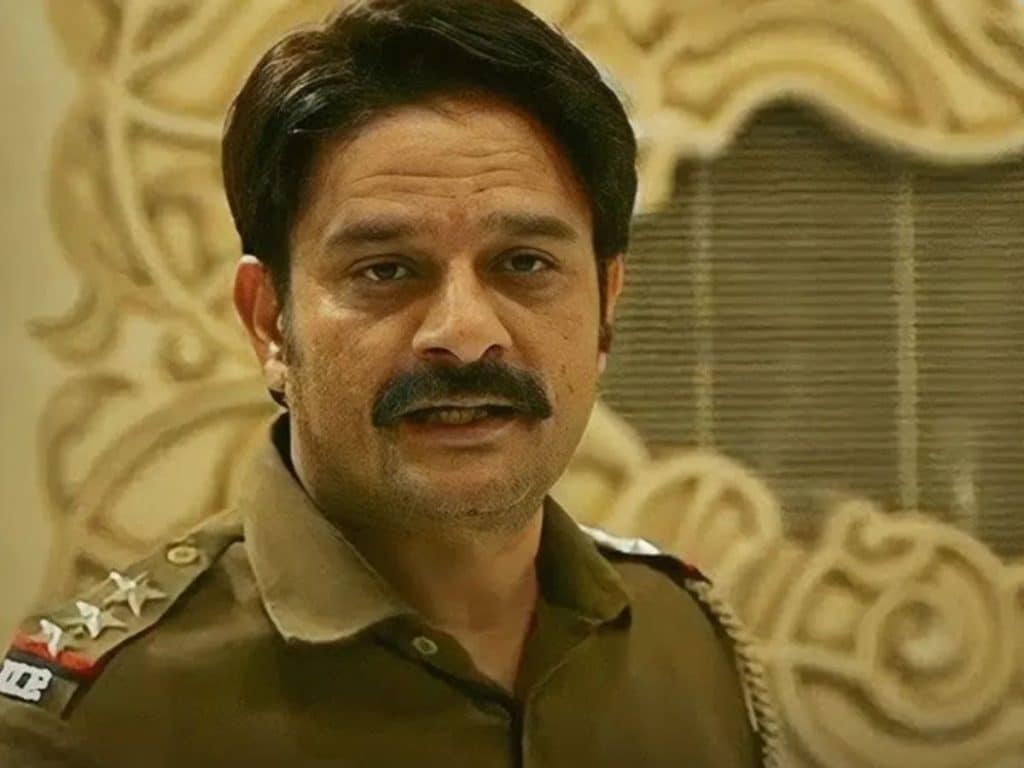 Paatal Lok Season 2 Poster: Jaideep Ahlawat looks fierce in the much ...