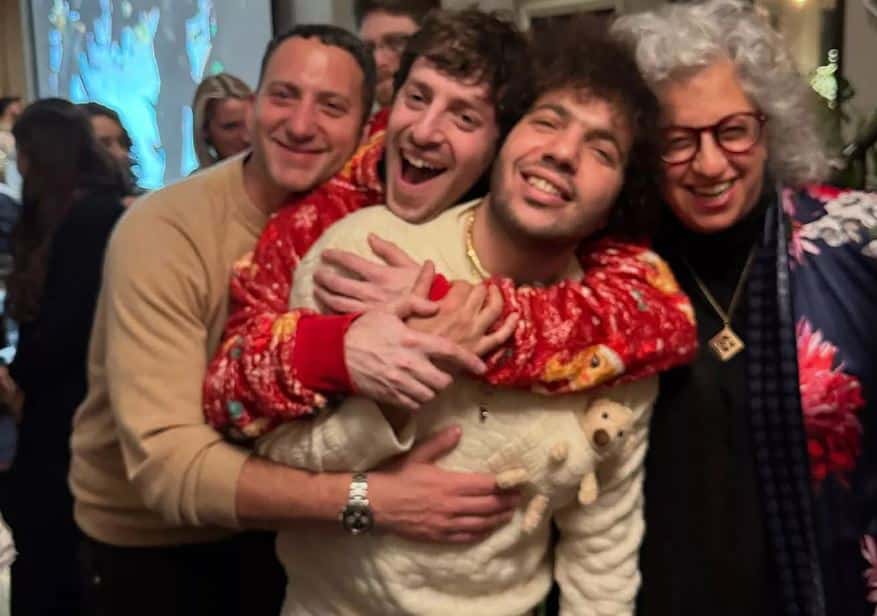 Selena Gomez & her beau Benny Blanco celebrate their 1st Hanukkah together with 'some lonely ...