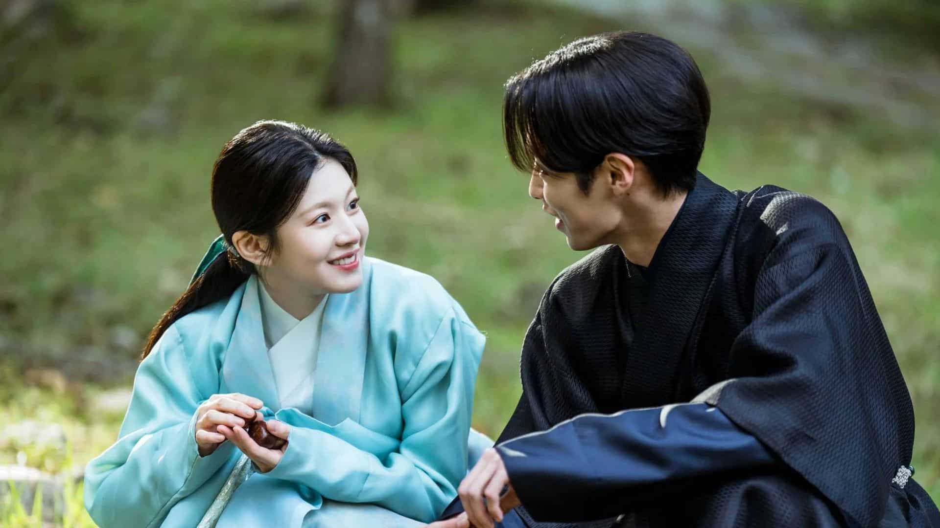 When Alchemy of Souls stars Lee Jae Wook and Go Yoon Jung couldn't stop crying while shooting ...