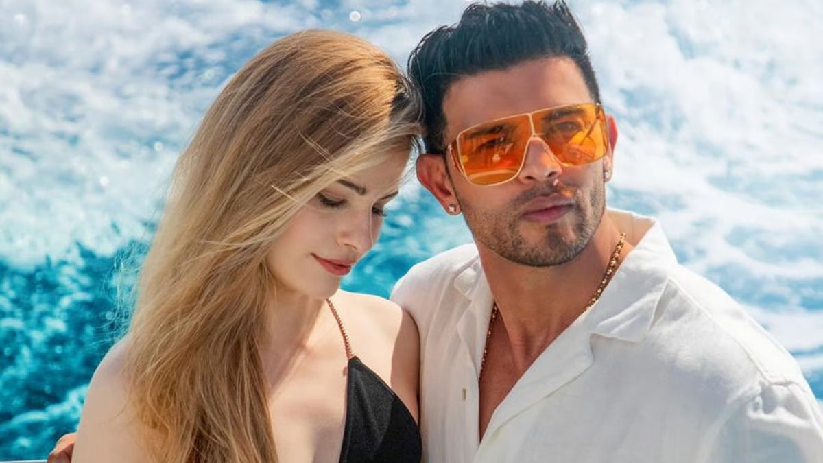 'Style' fame Sahil Khan announces his wife conversion to Islam, netizens slam asking "Didn't he ...