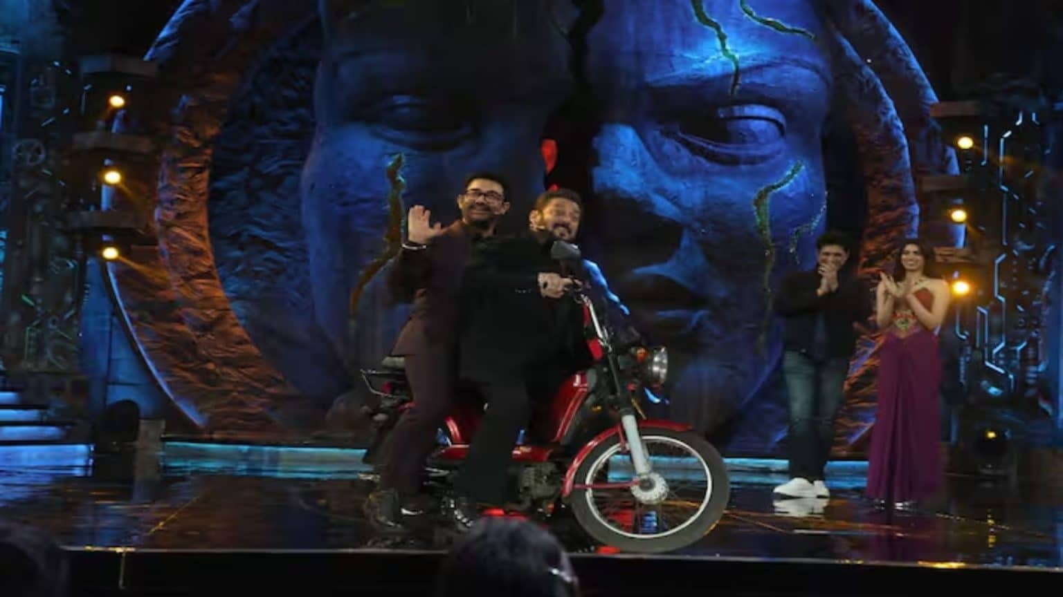 Bigg Boss 18 Grand Finale: Salman Khan & Aamir Khan serve pure ...