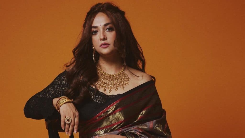 Monali Thakur rubbishes rumours of hospitalisation rumours due to ...