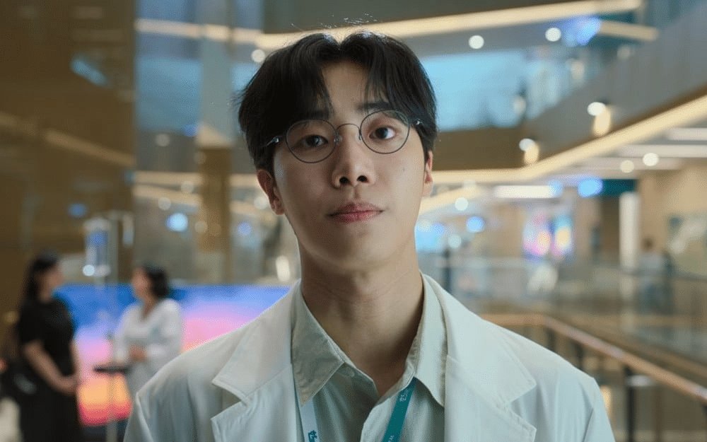 Choo Young Woo wins hearts with his amazing transformation as Dr Yang Jae Won in medical K-drama ...