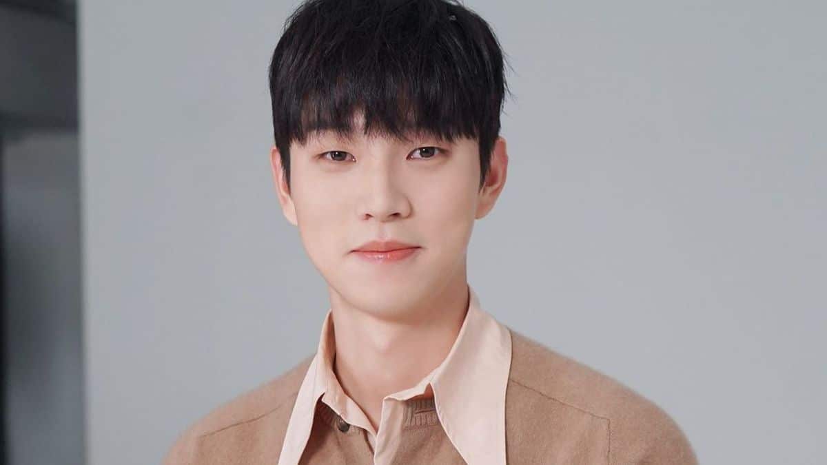 Yoo In Soo reunites with Alchemy of Souls co-star Hwang Minhyun in ...