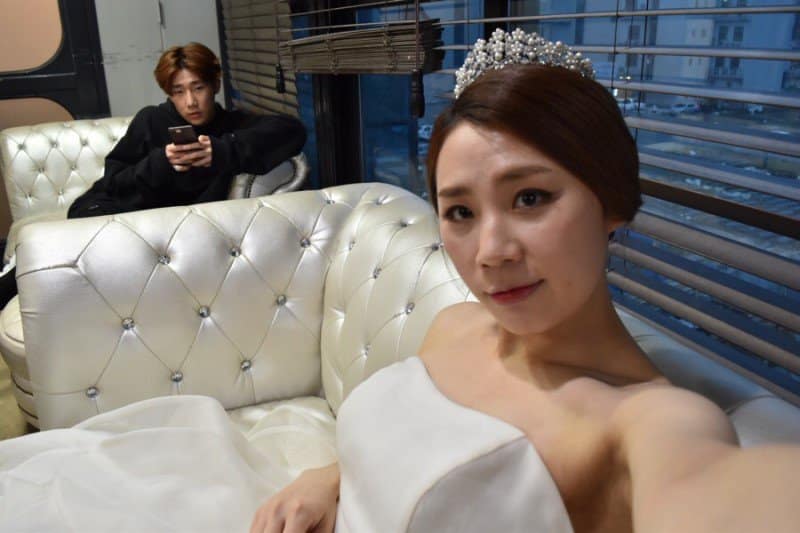 كيم سونغيو عضو فرقة INFINITE ينعي وفاة شقيقته الكبرى - Kpop France