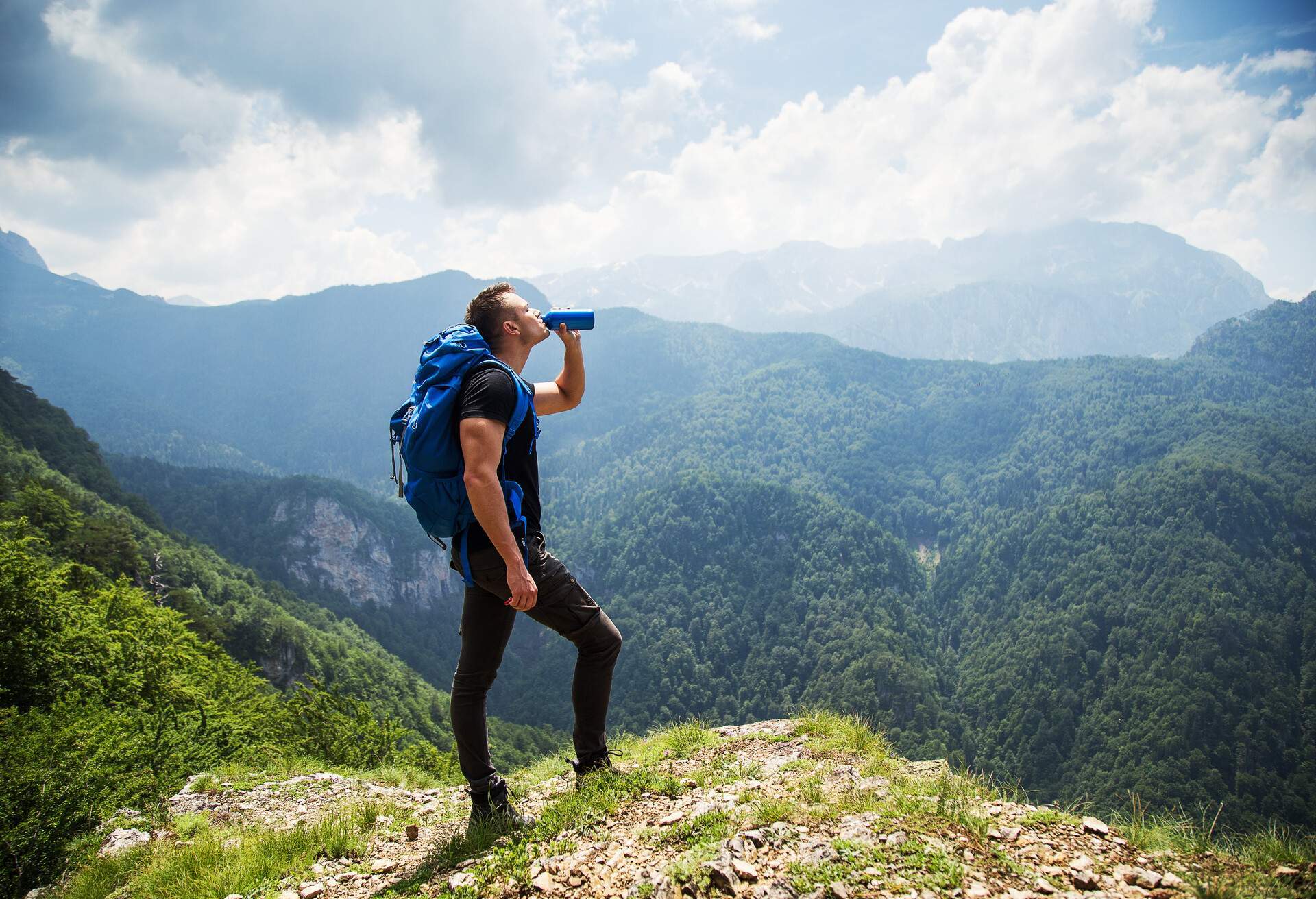 6 eco-friendly ways to cut down on plastic while travelling