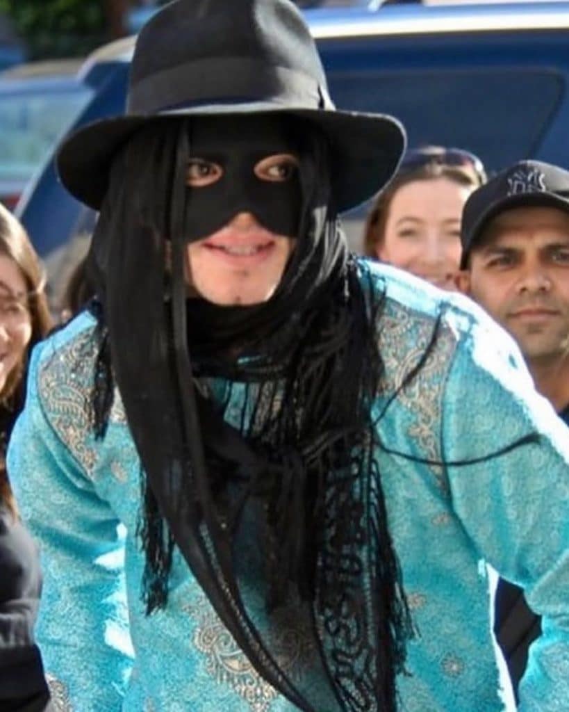 11 times Michael Jackson wore a disguise in public to go unrecognized