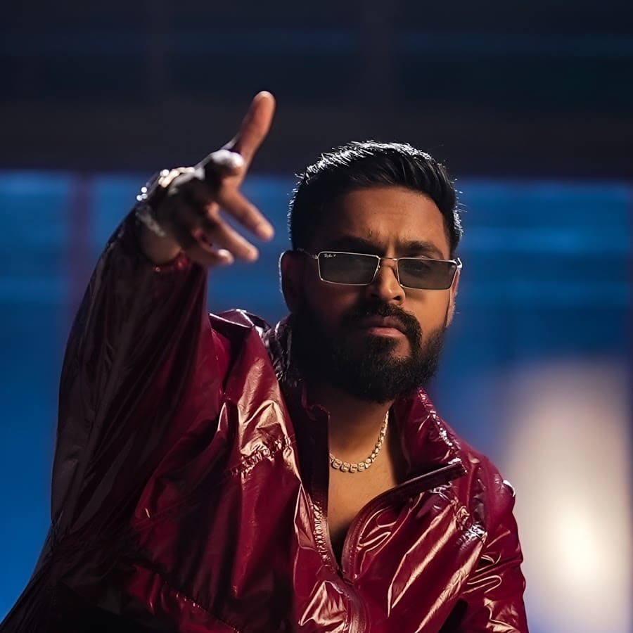 Rapper Emiway Bantai falls face-first from moving SUV!