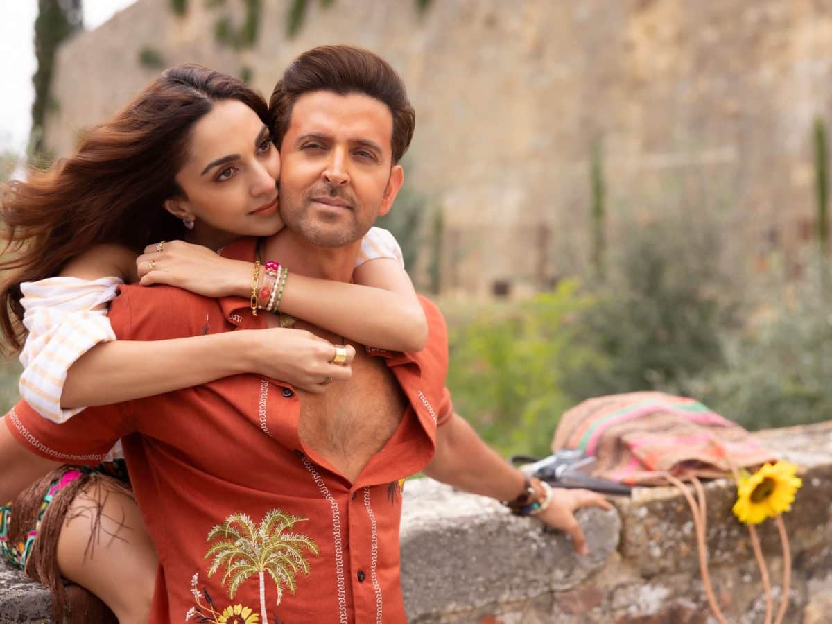 Anupam Kher unveils Shubhangi Dutt as the lead in his directorial debut ...