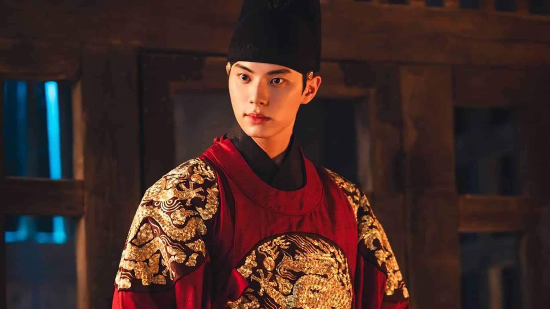 Lee Chae Min reveals how he transformed into tyrant King Lee Heon for Bon Appétit, Your Majesty
