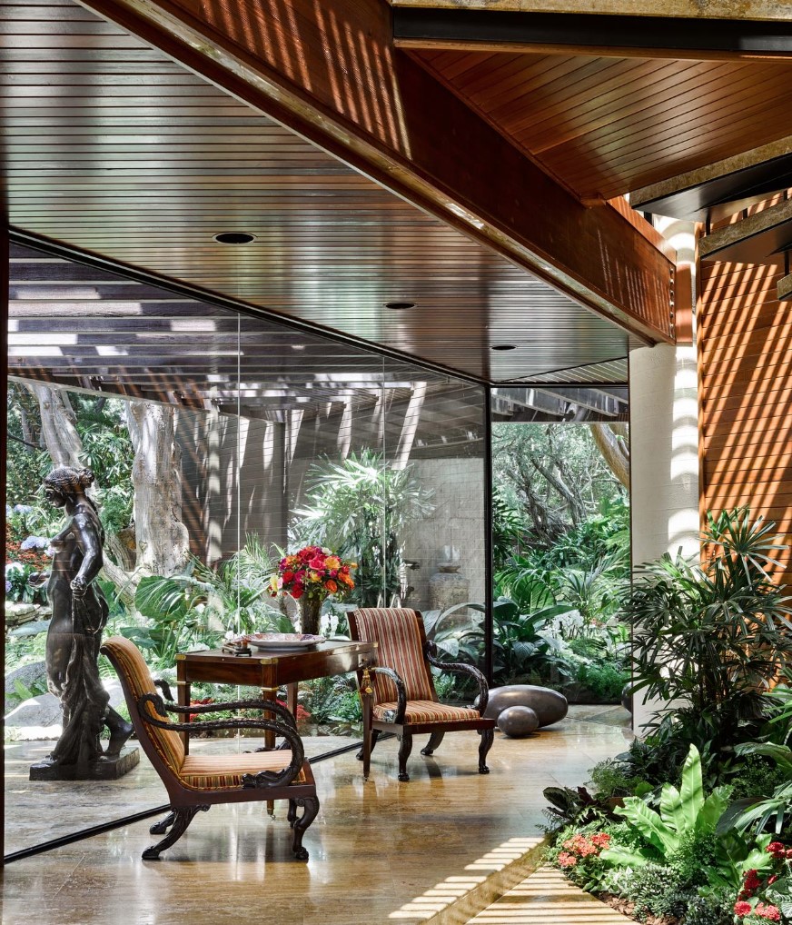 Jaw Dropping! The 10 MOST Luxurious Homes In Los Angeles - Masala.com