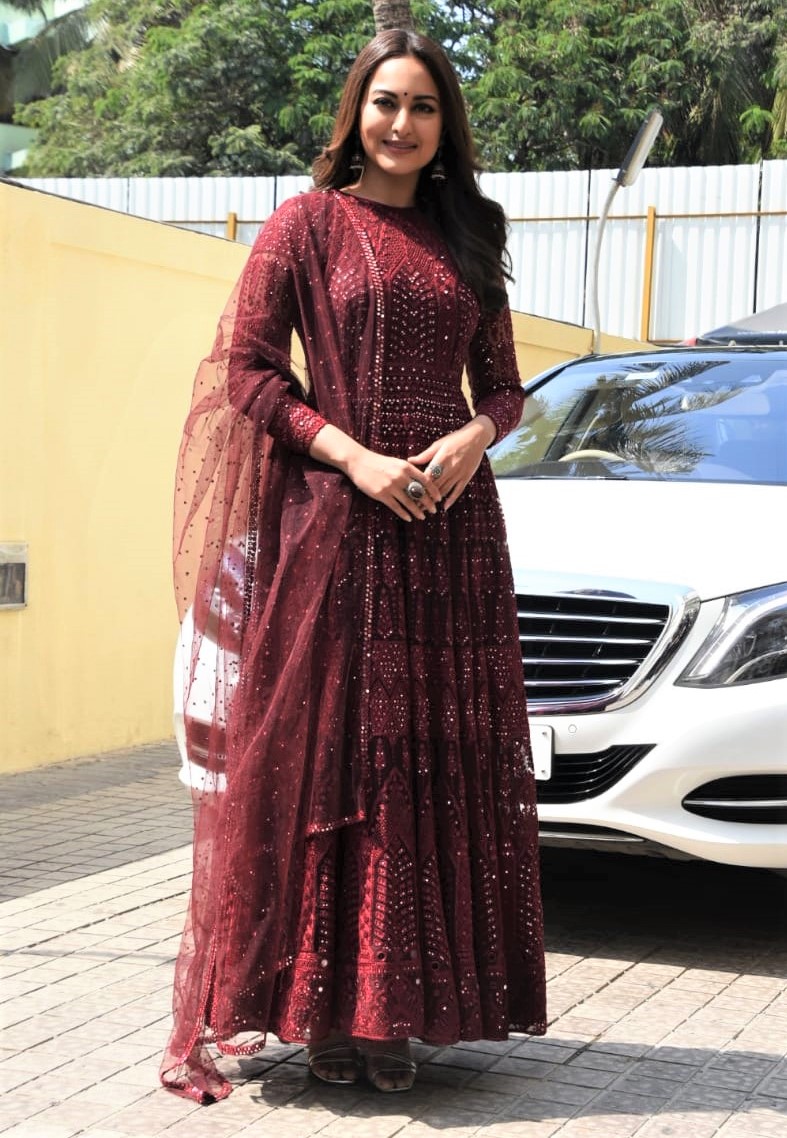 Alia Bhatt, Sonakshi Sinha, Madhuri Dixit And More: The 'Kalank' Stars ...