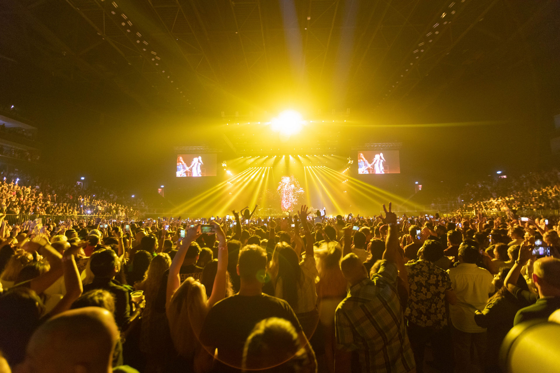 Maroon 5 Concert in Dubai: See pics! - Masala.com