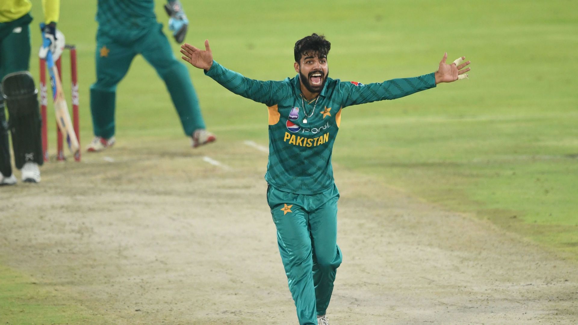 Pakistani Cricketer Shadab Khan Accused of Blackmail by Dubai Girl ... Pakistani Cricketer Shadab Khan Accused of Blackmail by Dubai Girl ...