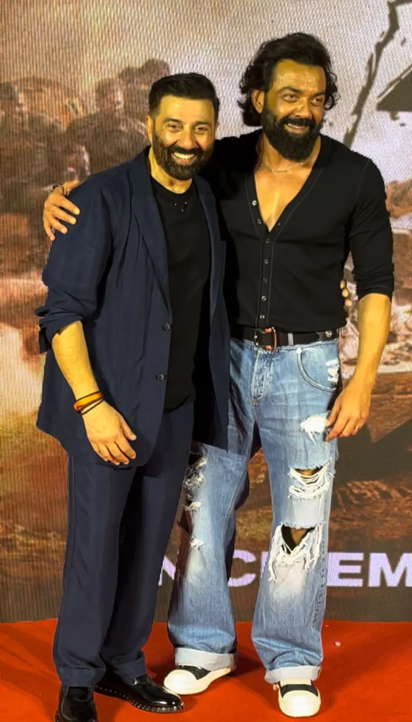 Gadar 2 Bash: From the 3 BIG KHANS to Sanjay Dutt and Kajol, ALL of ...