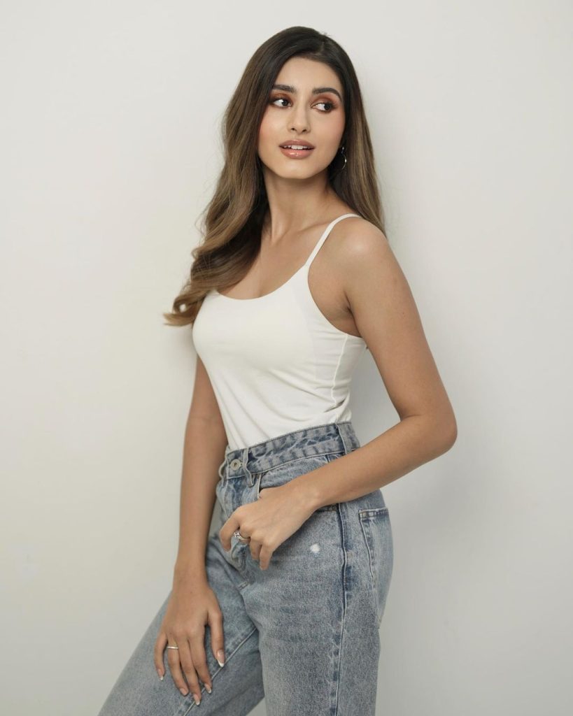 Chandni Bainz: Who is Ishaan Khatter’s rumored girlfriend, Chandni Bainz? Here's everything you ...