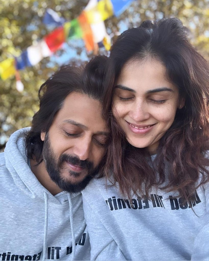 Ritesh Deshmukh And Genelia Romantic