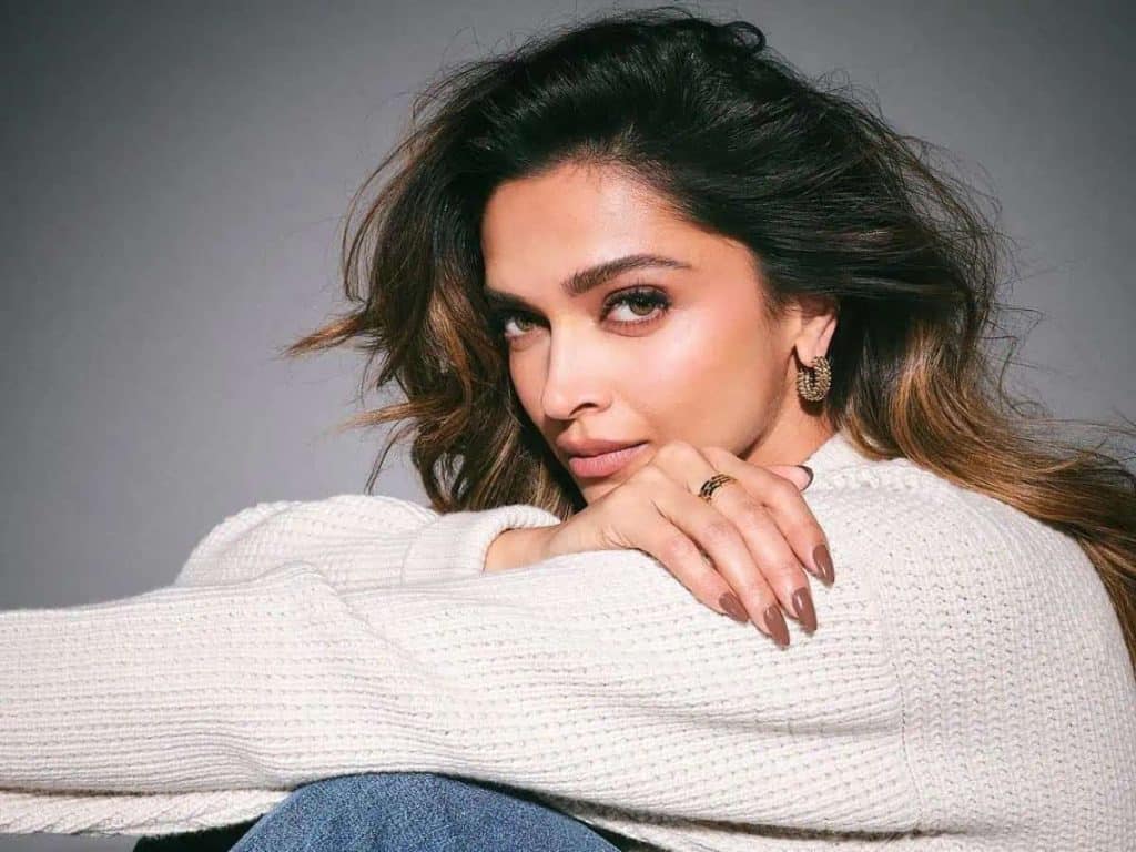 Watch- Deepika Padukone makes funny faces as she seemingly argues with ...