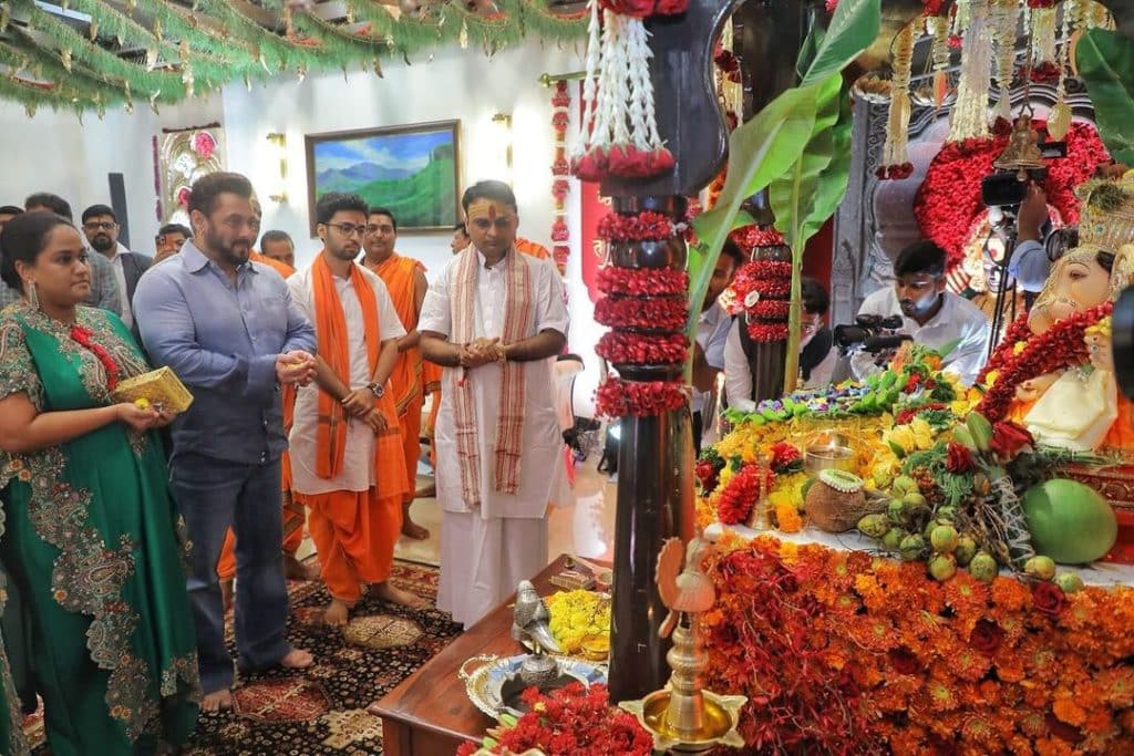 Salman Khan arrives a day before for Ganapati Darshan at CM Eknath ...