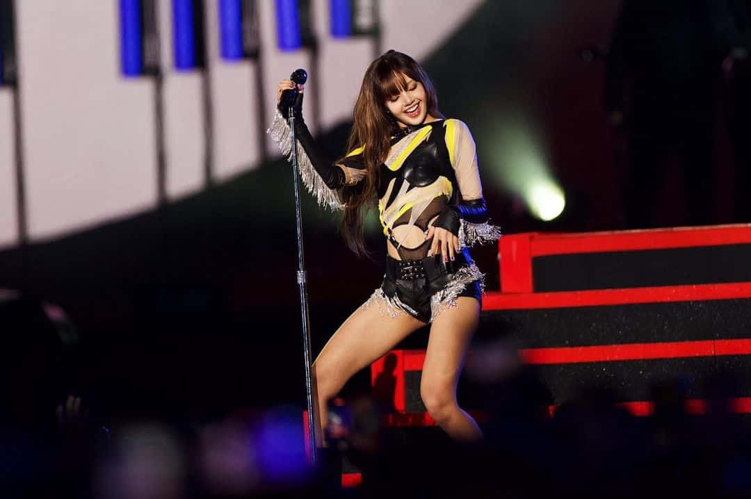 BLACKPINK's Lisa lip sync controversy: Korean music critic makes ...