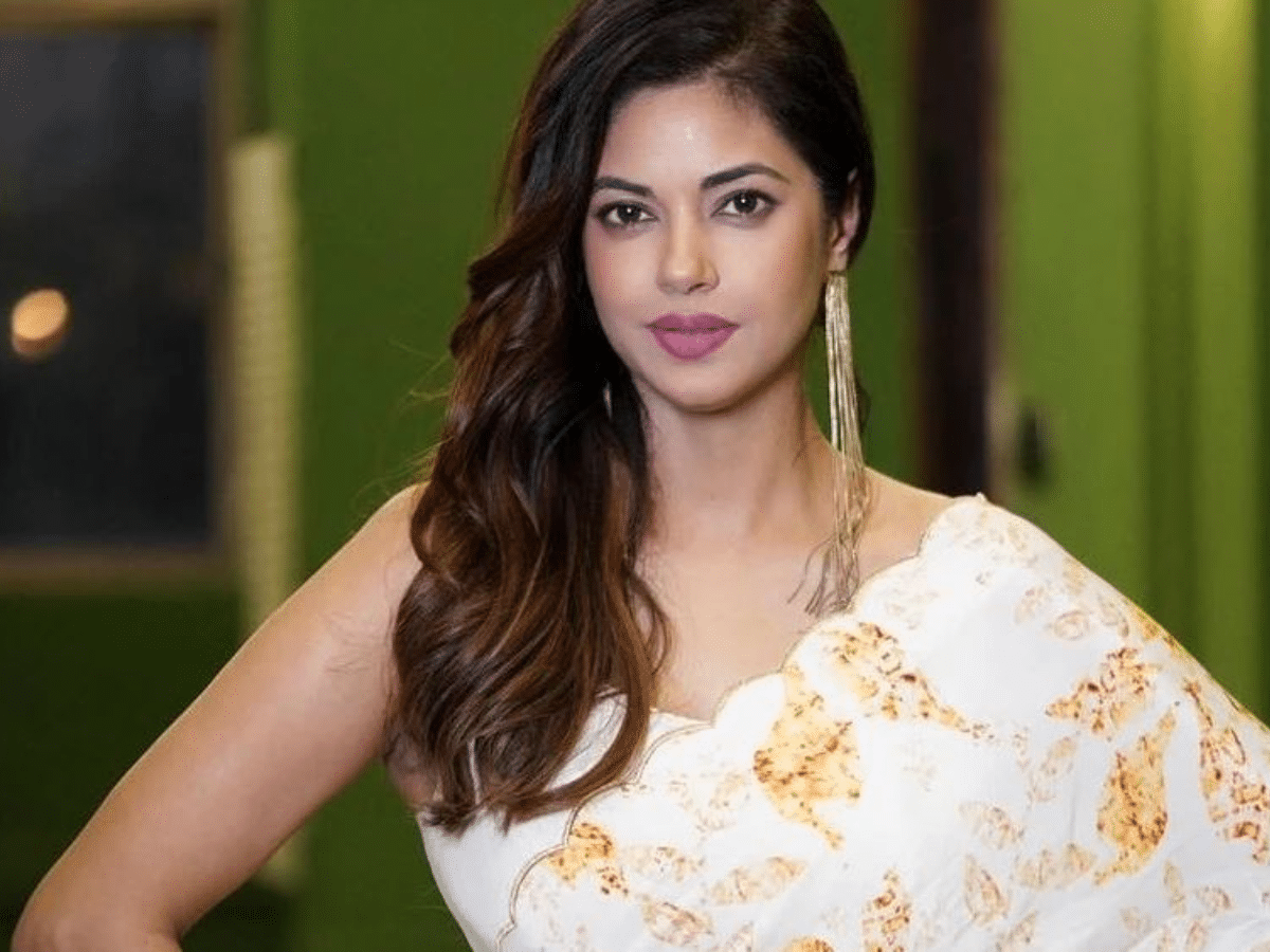 Priyanka Chopra's cousin Meera Chopra reveals the dark side of Bollywood, reveals "Nobody shares ...