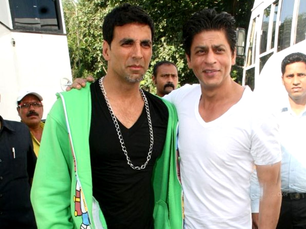 DYK Shah Rukh Khan once called Akshay Kumar a 'waiter' at his film Hera ...