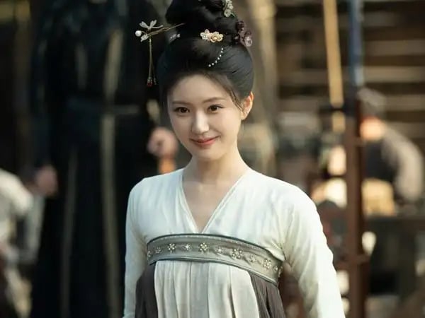 Chinese actress Zhao Lusi rushed to the hospital amid reports of ...